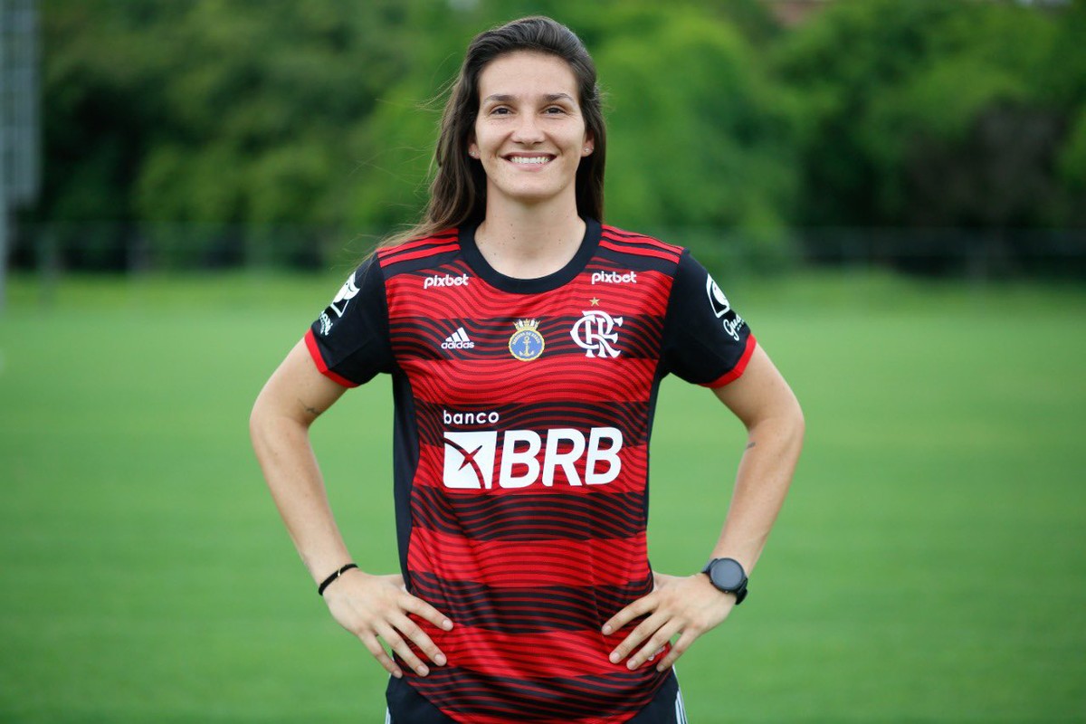 Flamengo anuncia acerto com goleira Karol Alves, ex-Bragantino ...