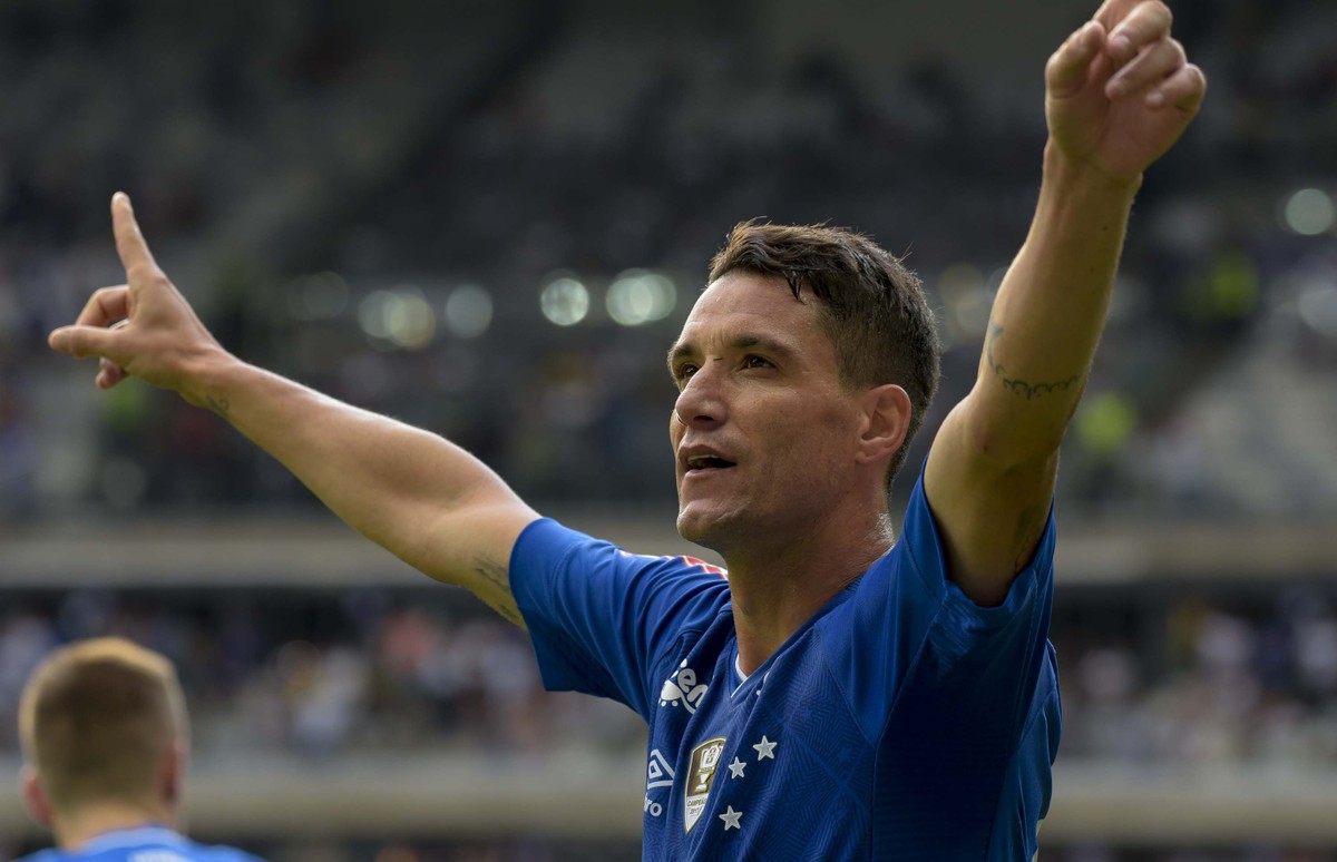 Thiago Neves revela meta para 2018 no Cruzeiro e dá conselho a Diogo ...