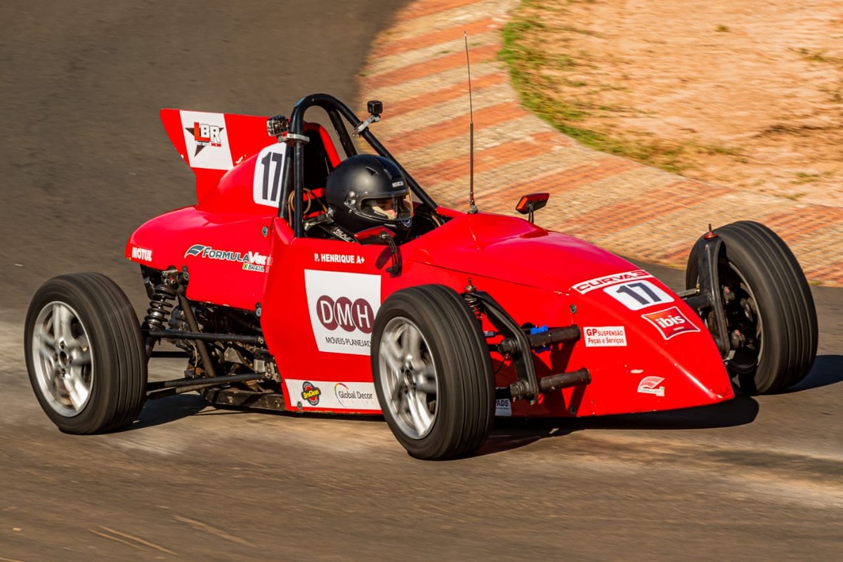 Após pódios na Fórmula Vee, destaque do AC no automobilismo busca apoio ...