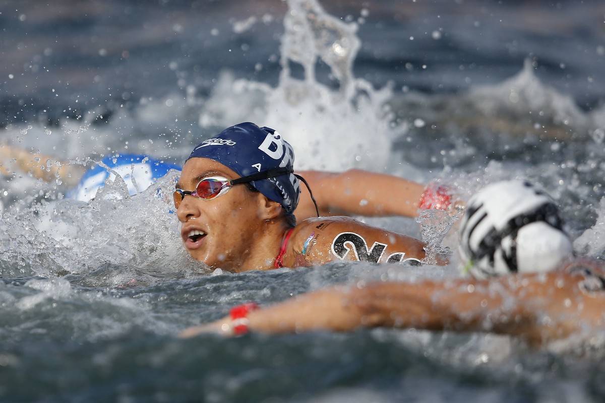 Após título mundial, Ana Marcela nada "prova de velocidade" por equipes ...