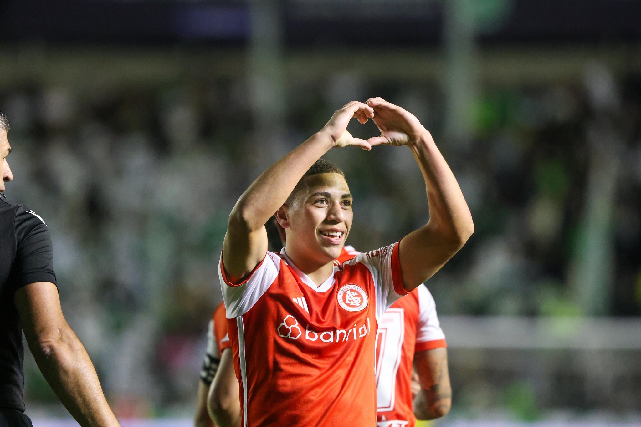 Inter oficializa venda de Gabriel Carvalho; veja tempo de contrato | Ge