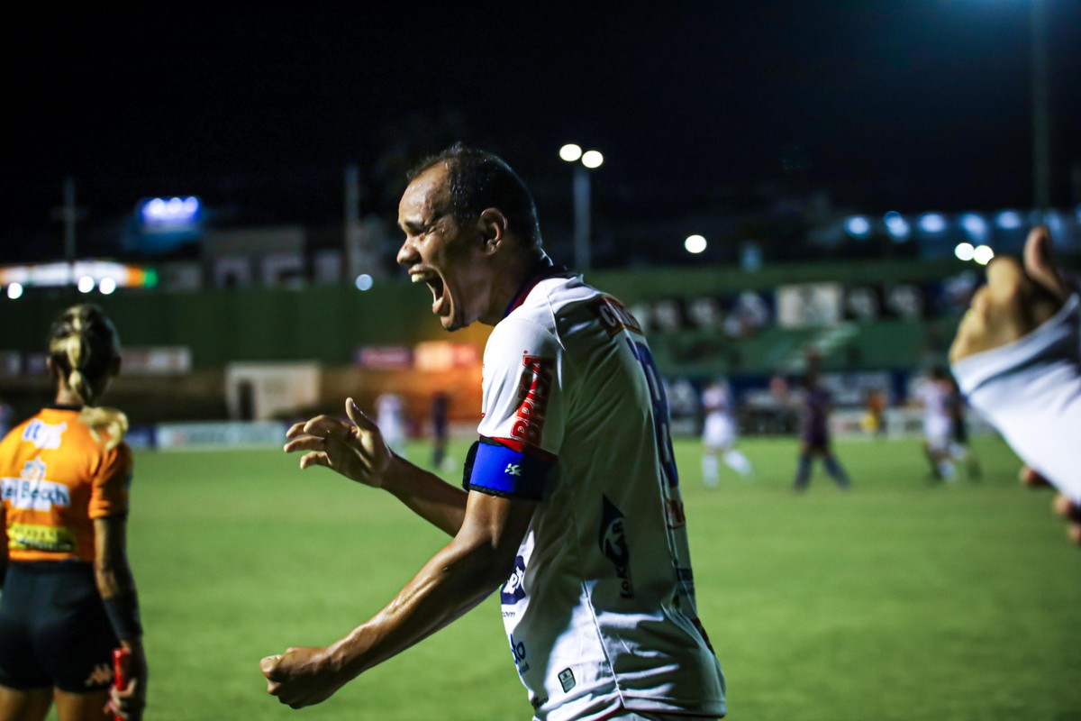 Após período de jejum, Tiago Souza volta a marcar pelo Itabaiana e ...