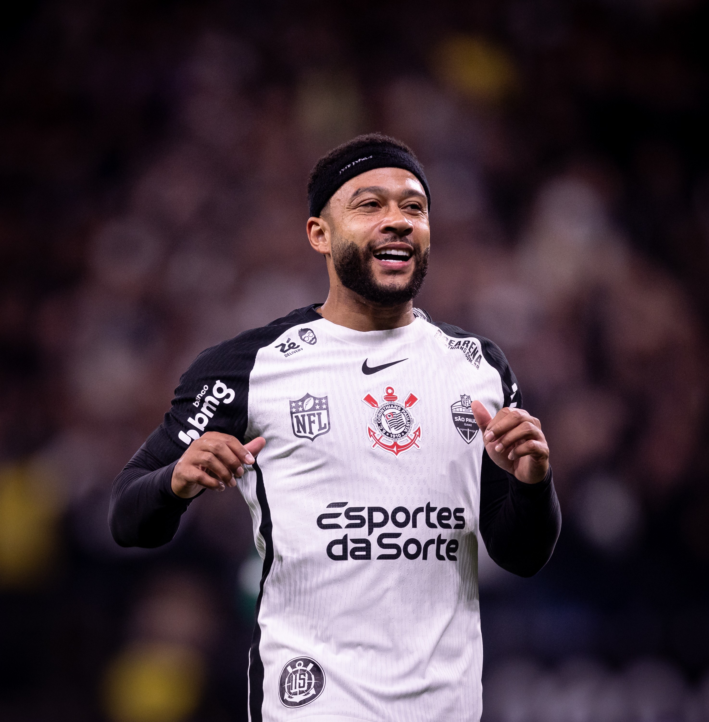 "Sua história é enorme": Corinthians recebe parabéns de Memphis, outros ...