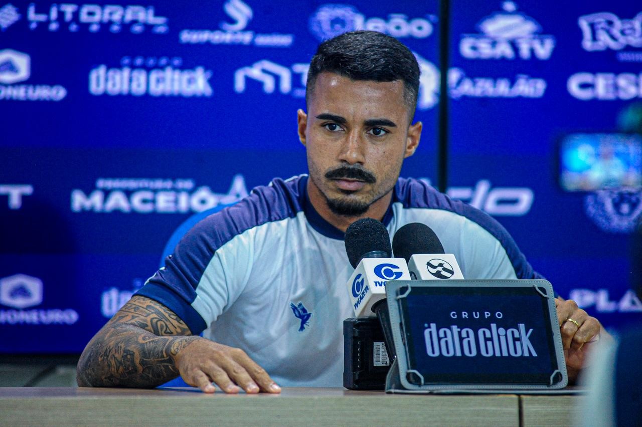 Bigode comenta na coletiva sobre salário atrasado no CSA | Ge