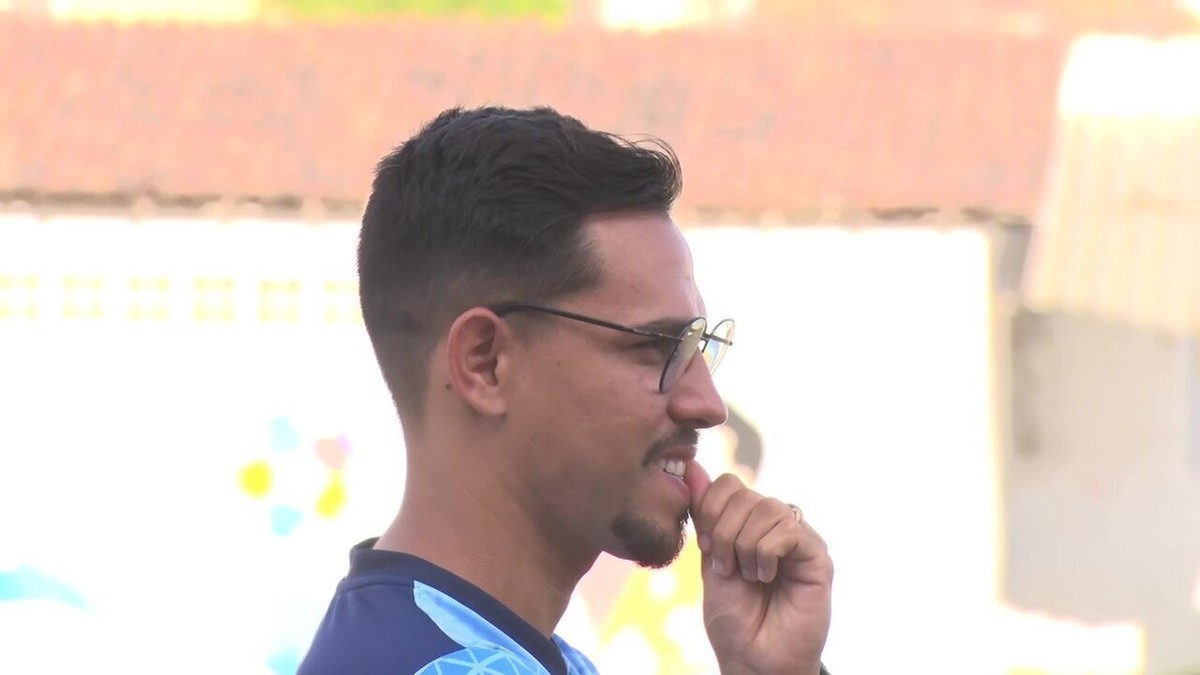 Aos 27 anos, técnico Steve Martin busca primeiro título da carreira ...