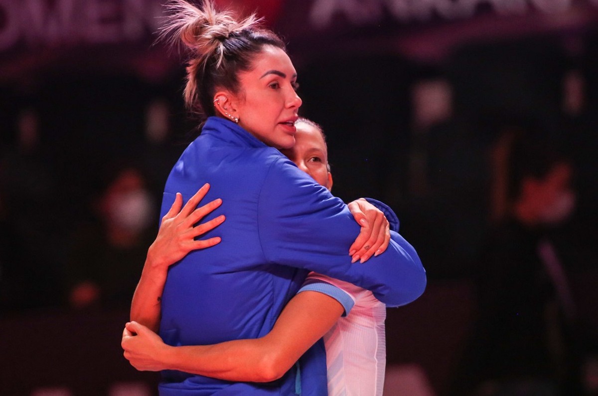 Thaísa sofre fratura na perna e desfalca Minas por seis a oito semanas ...