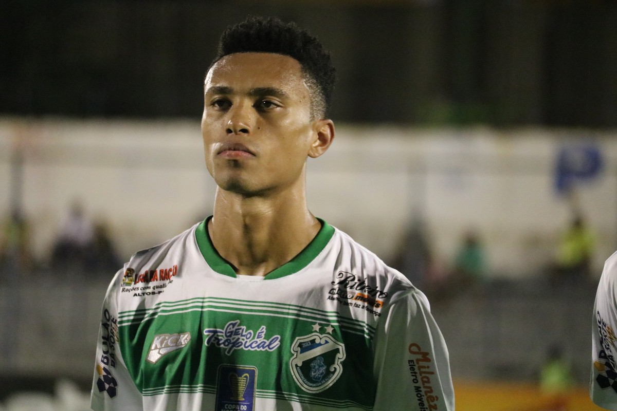 Manaus repatria lateral-direito Edvan, campeão da Série D pelo Tombense ...