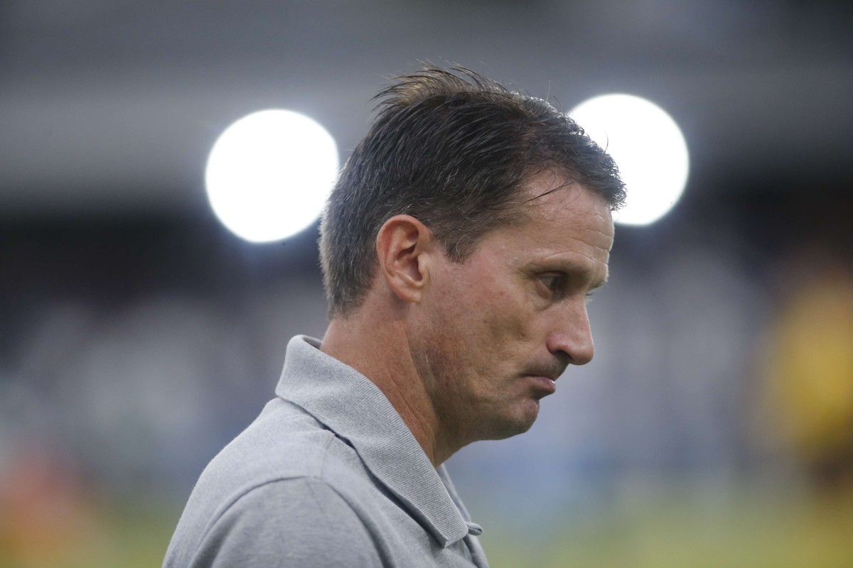 “Pedir desculpas ao torcedor pela nossa incompetência”, diz técnico do ...