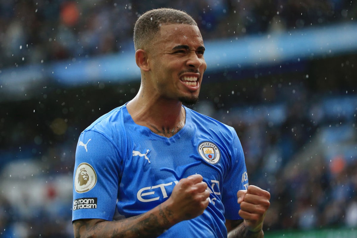 Além dos gols, Gabriel Jesus reforça importância tática no Manchester ...