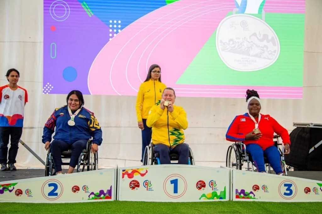 Beth Gomes conquista dois ouros no Grand Prix de Atletismo de Cali, na ...