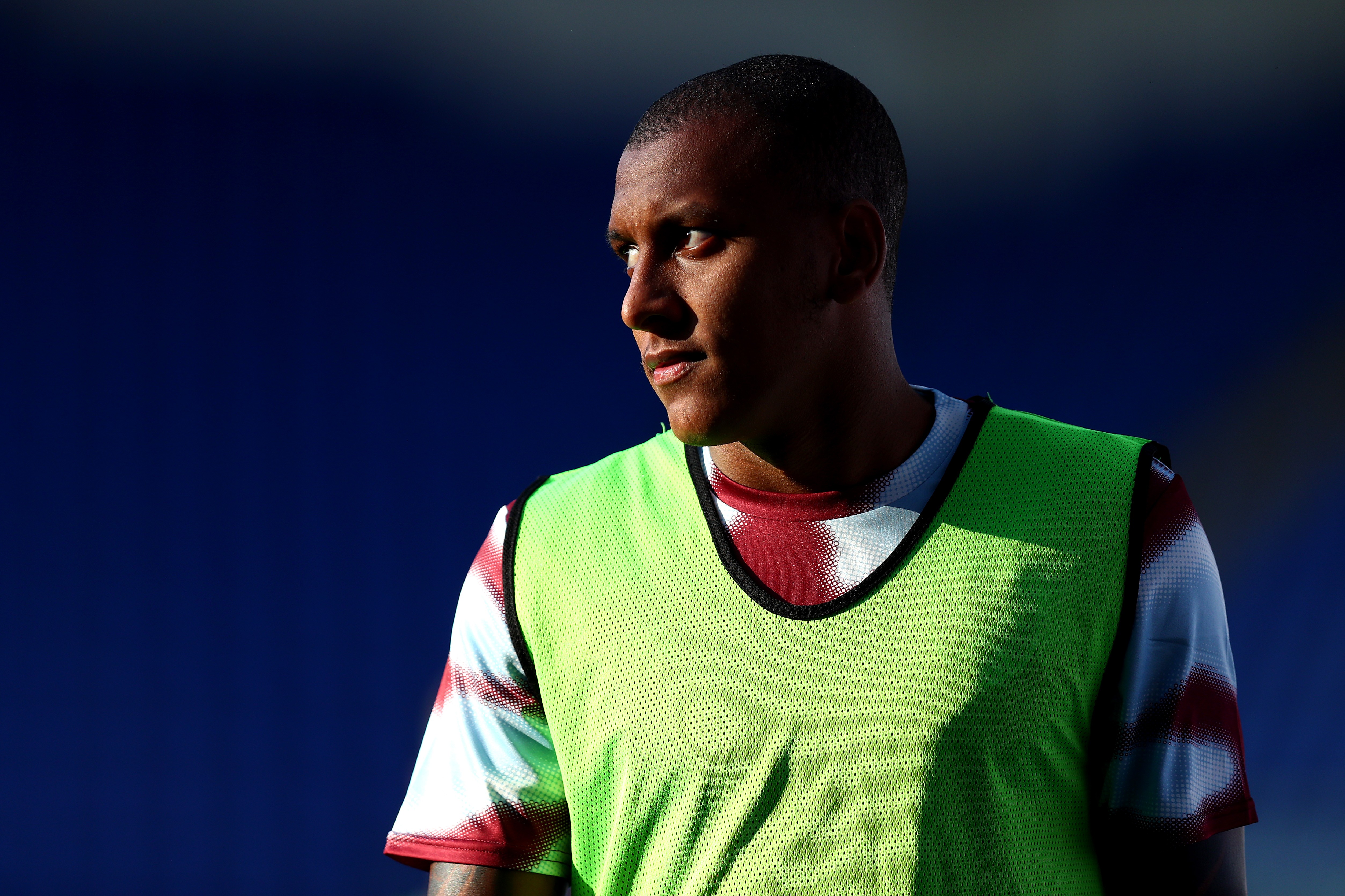 Inter faz consulta por zagueiro brasileiro do West Ham | Ge