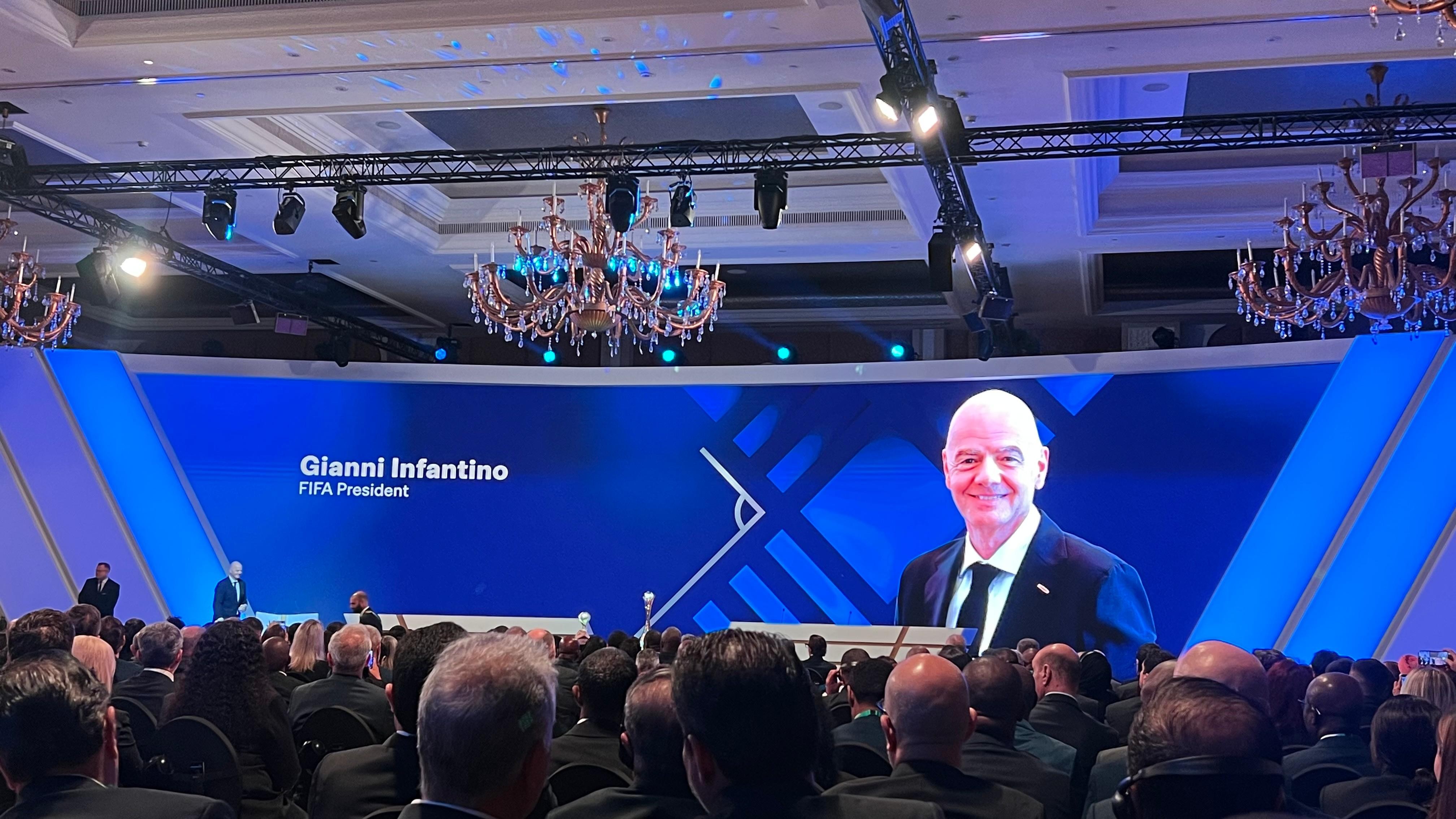 Fifa faz reunião inédita para debater avanços no futebol | Ge