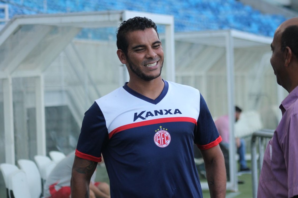 América-RN fecha com lateral-esquerdo Gilton, ex-Hercílio Luz | américa ...