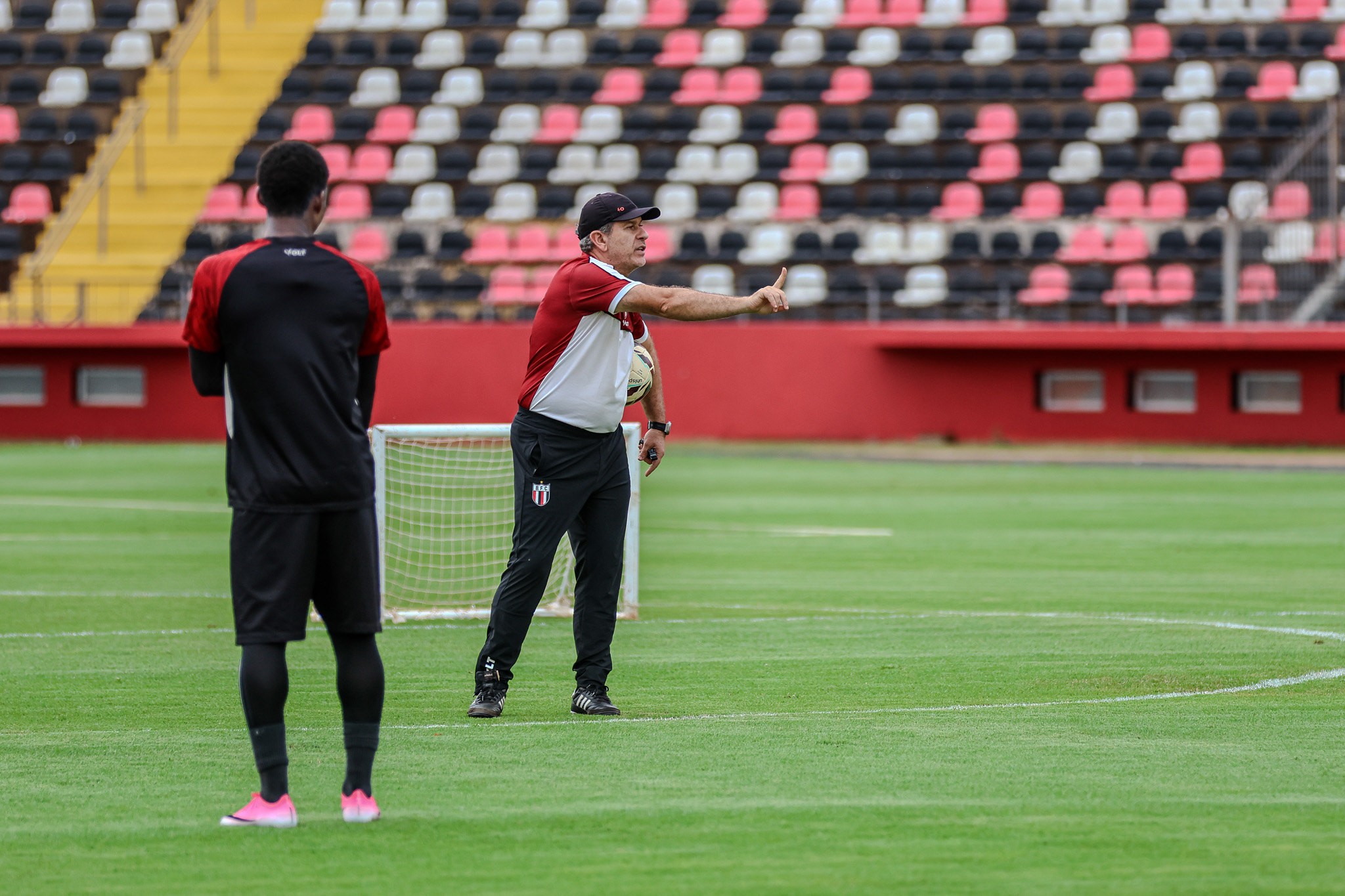 Tencati lamenta pior jejum do Botafogo-SP no século: "Quem tem que ...