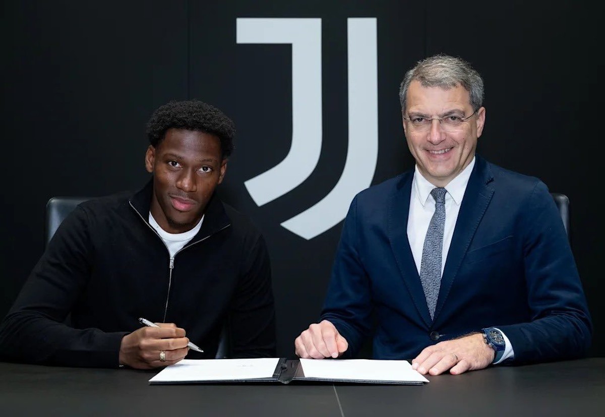 Juventus contrata Jonathan David, destaque do Lille, em fim de contrato