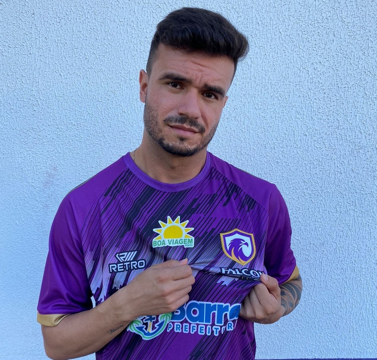 Meia Marcos Vinicius é o primeiro nome anunciado pelo Falcon para ...