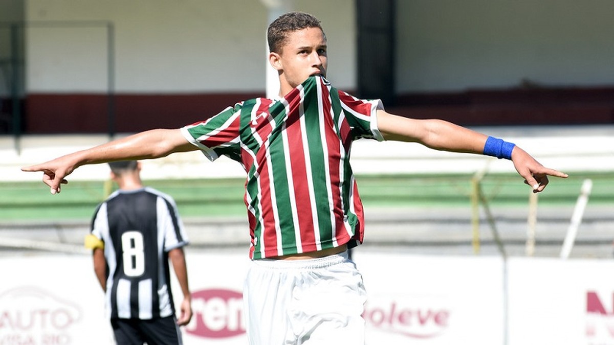 Inspirado em Messi e mirando títulos no Fluminense, joia Arthur se ...