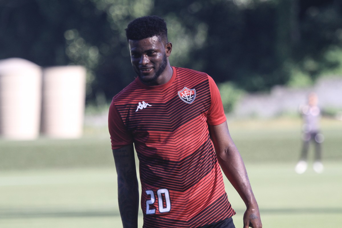 Botafogo anuncia contratação do lateral-esquerdo Rafael Carioca ...