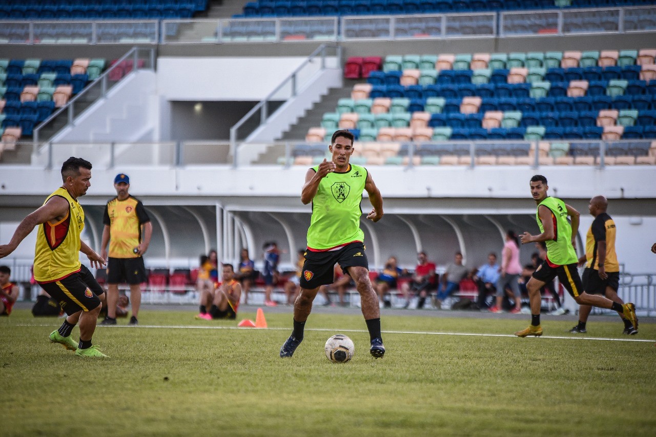 Com 14 remanescentes, GAS apresenta elenco e inicia temporada 2024 | Ge