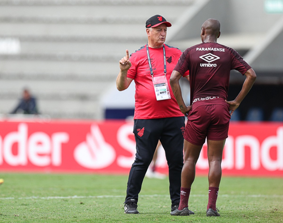 Felipão se emociona e relembra carreira no futebol iniciada em 1967 ...