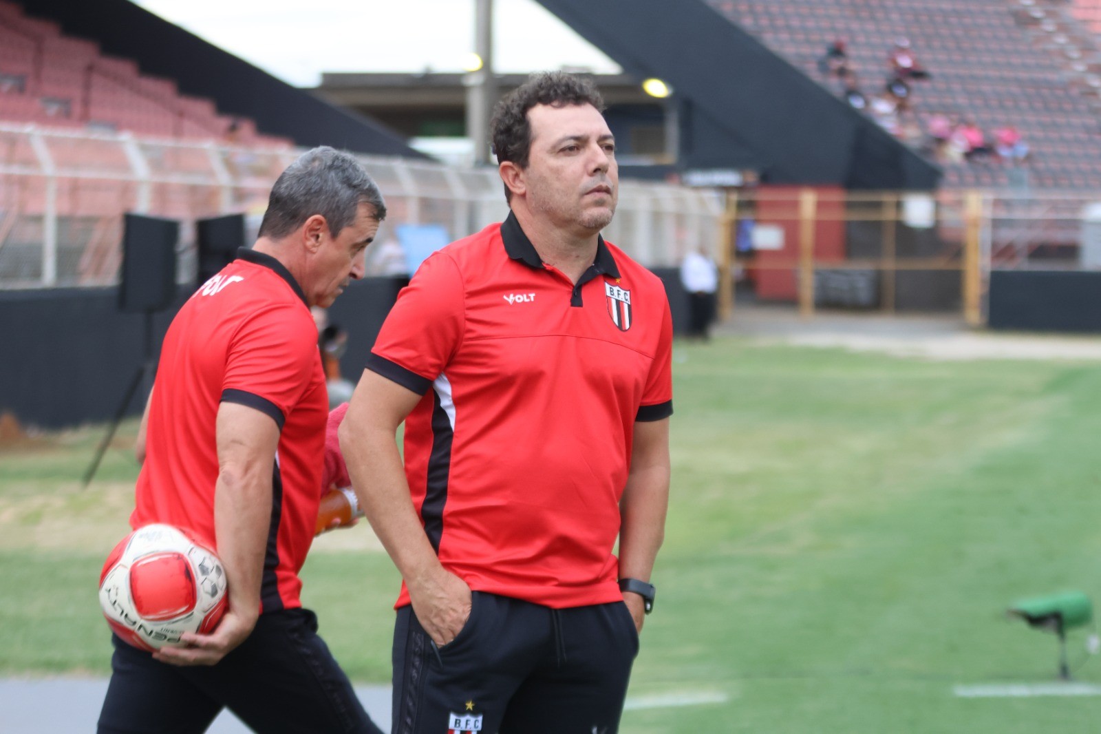 Faganello explica mudanças no time titular do Botafogo-SP: “A cada dois ...