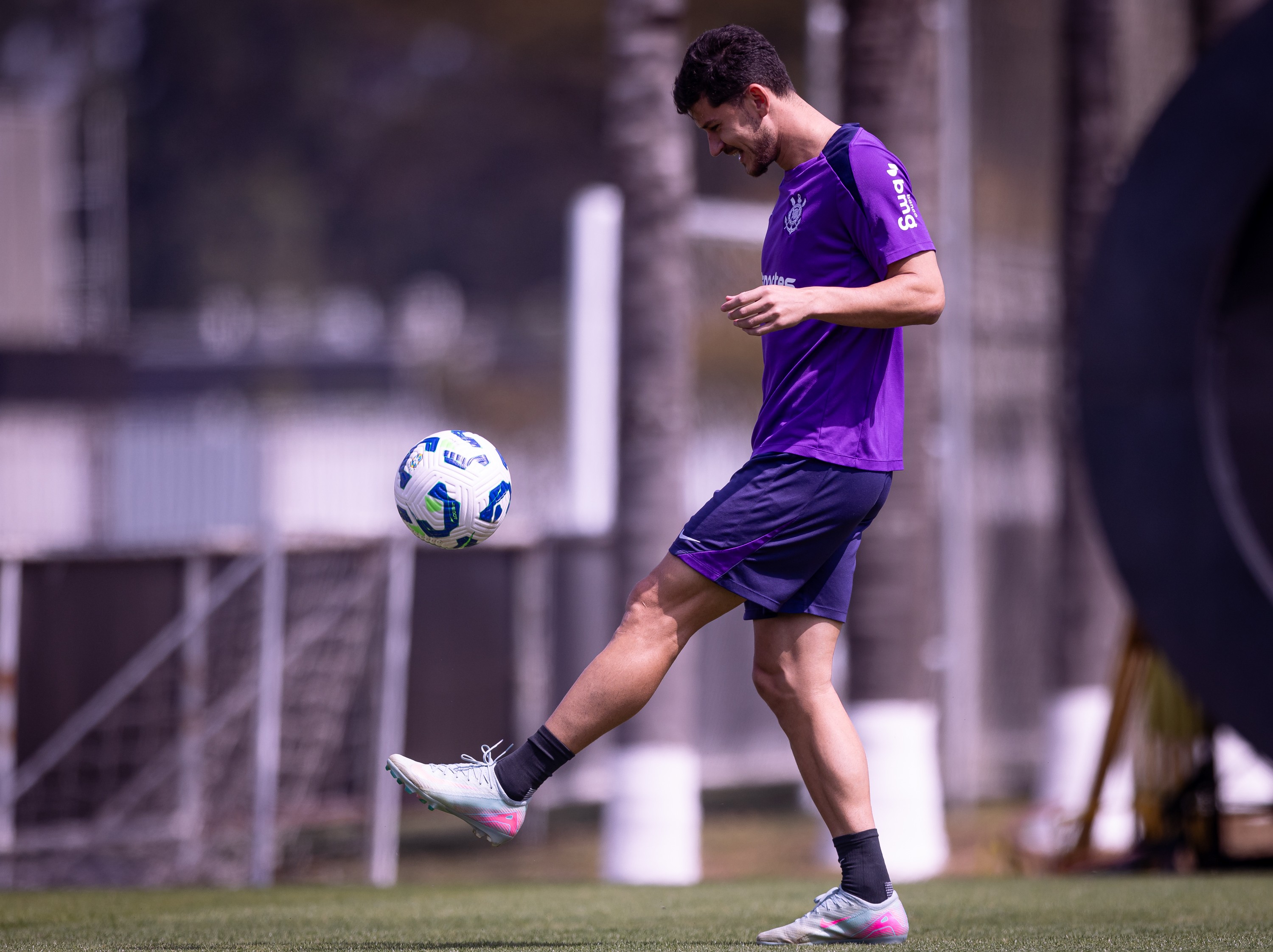 Hugo inicia transição física no Corinthians quase um mês após cirurgia ...
