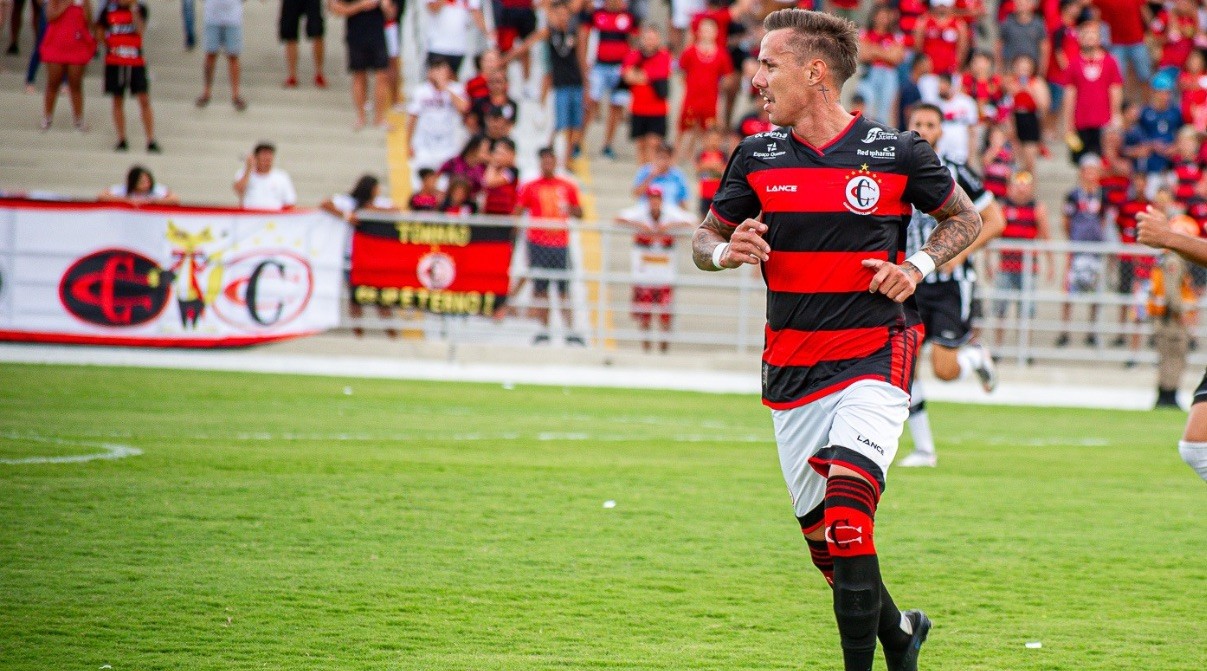 Campinense anuncia a saída de Wesley Pionteck e regulariza três ...