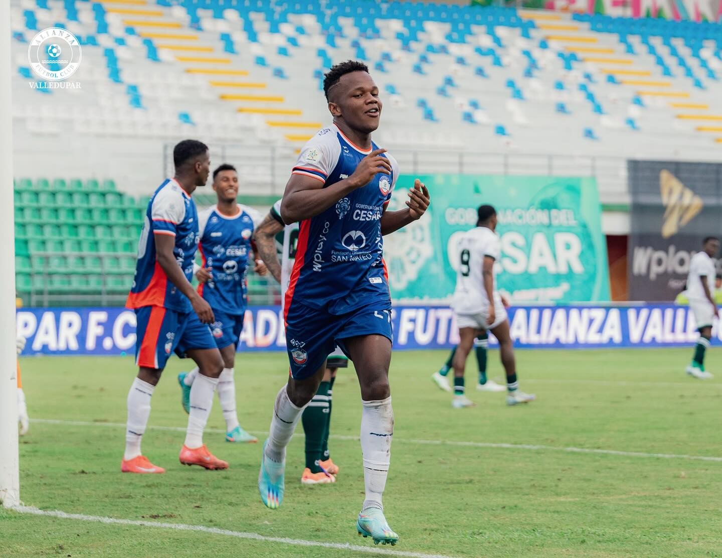 Operário encaminha acerto com o atacante colombiano Edwin Torres | Ge
