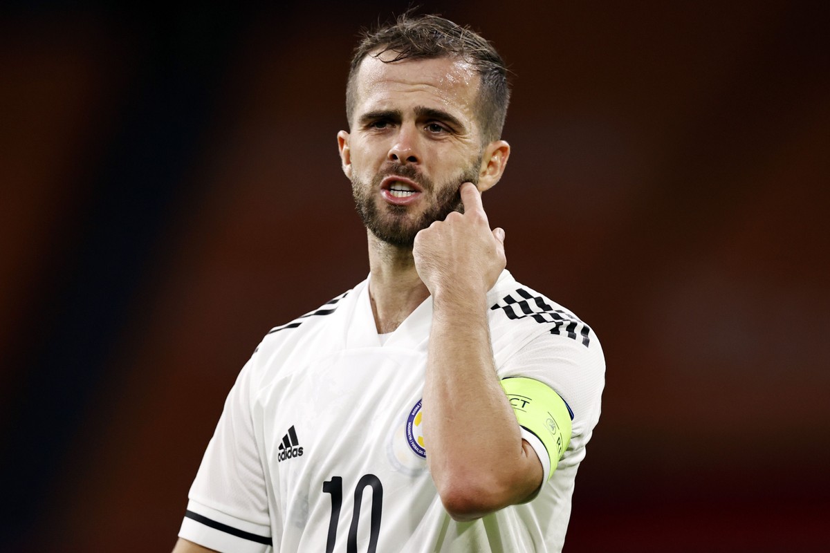 Pjanic critica própria seleção por marcar amistoso contra a Rússia ...