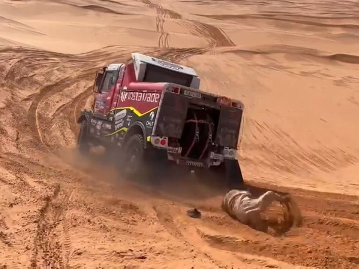 Piloto que atropelou espectador no rally Dakar lamenta morte | motor | ge