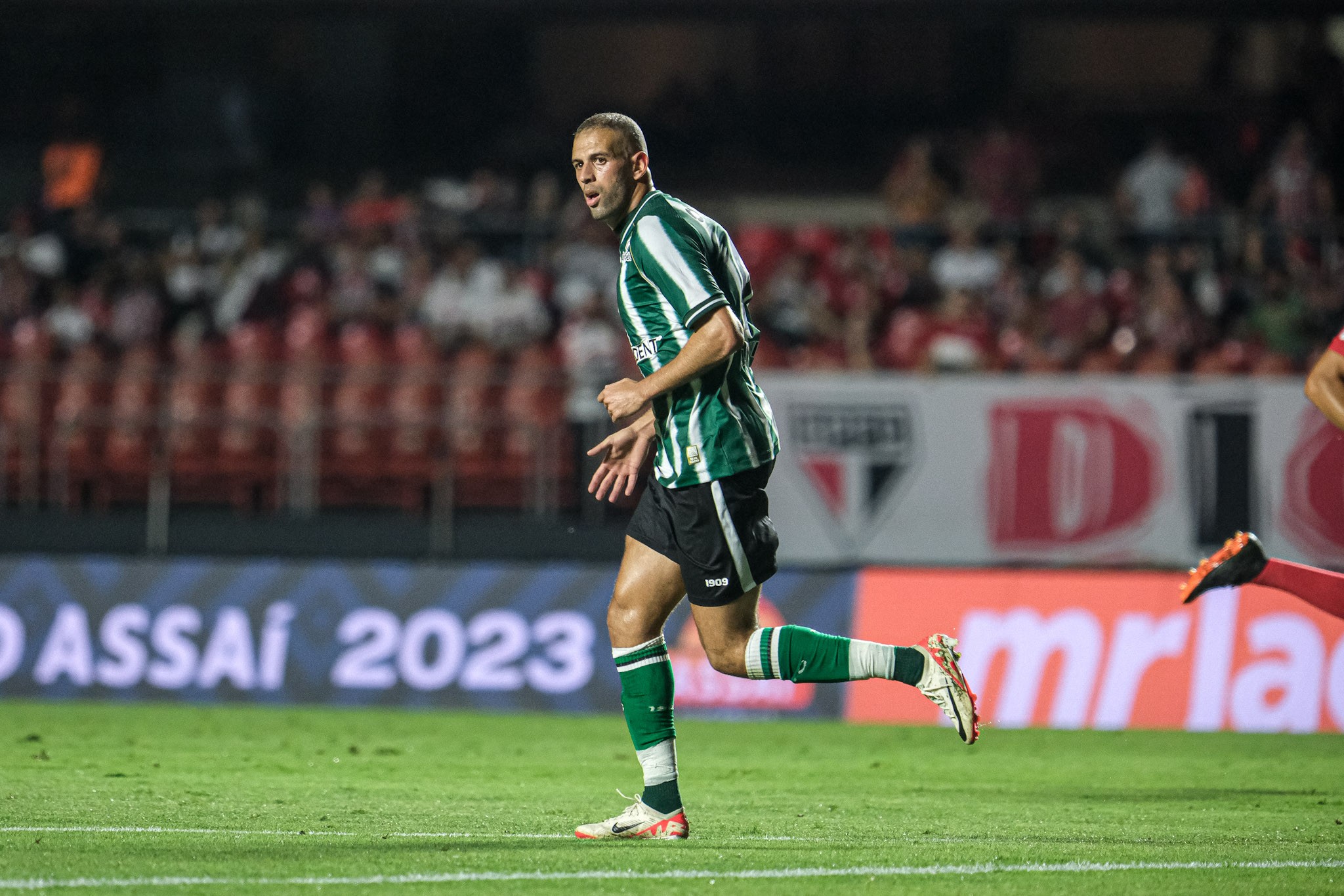 Slimani é convocado pela seleção da Argélia para dois amistosos durante ...
