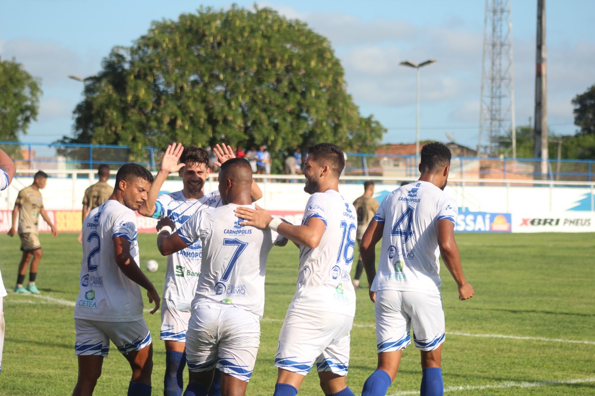 Carmópolis vence Atlético Gloriense e assume provisoriamente a ...