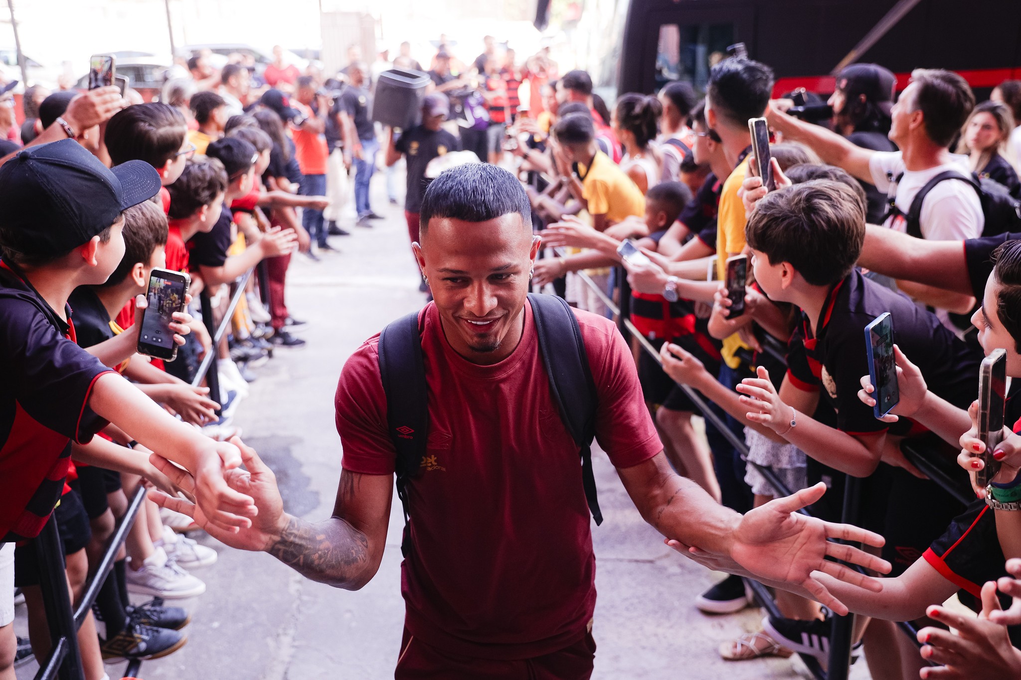 Sport dá nova chance a Léo Pereira, e atacante seguirá no elenco | Ge