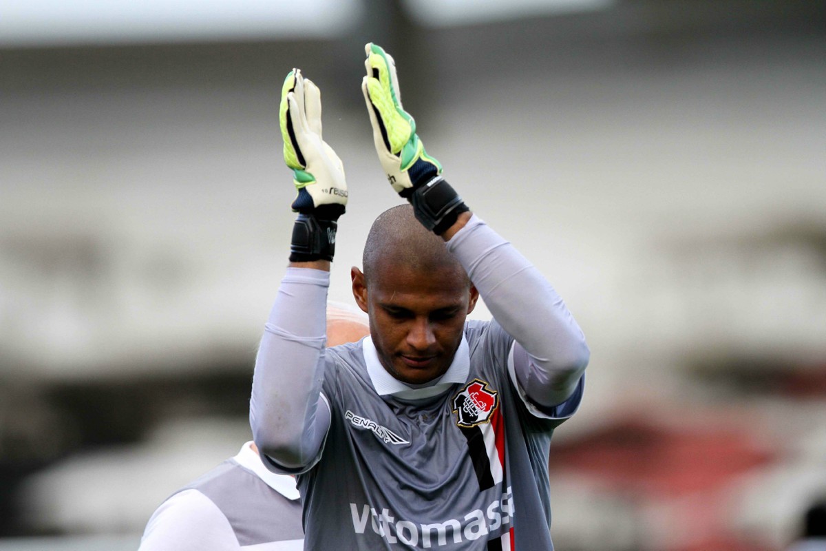 Análise: Tiago Cardoso volta ao Santa Cruz com desafio de ser novamente ...