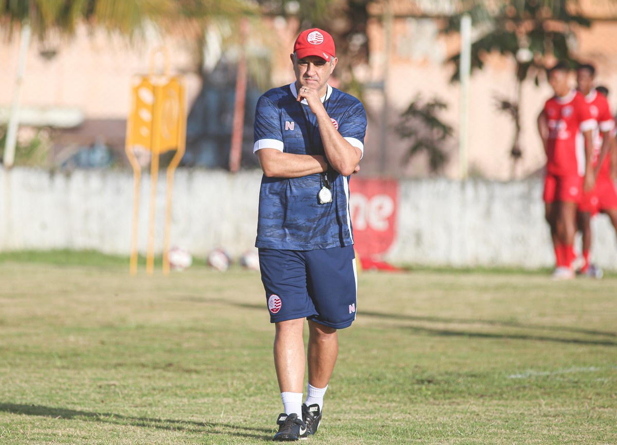 Marcelo Chamusca comanda primeiro treino e fala em preservar virtudes ...