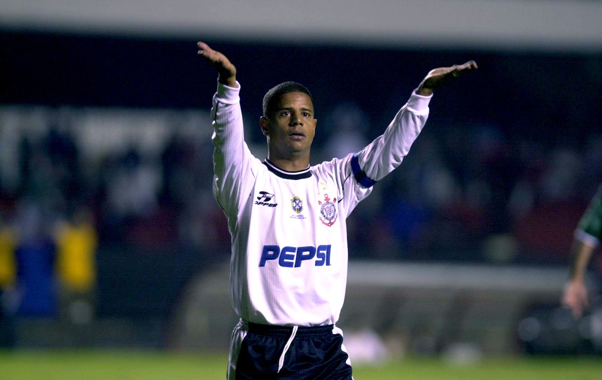 Marcelinho Carioca, Chulapa, Falcão e outros astros se reúnem no ...