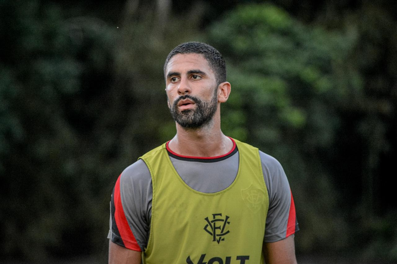 Vitória chega a 30 contratações na temporada após a confirmação do ...
