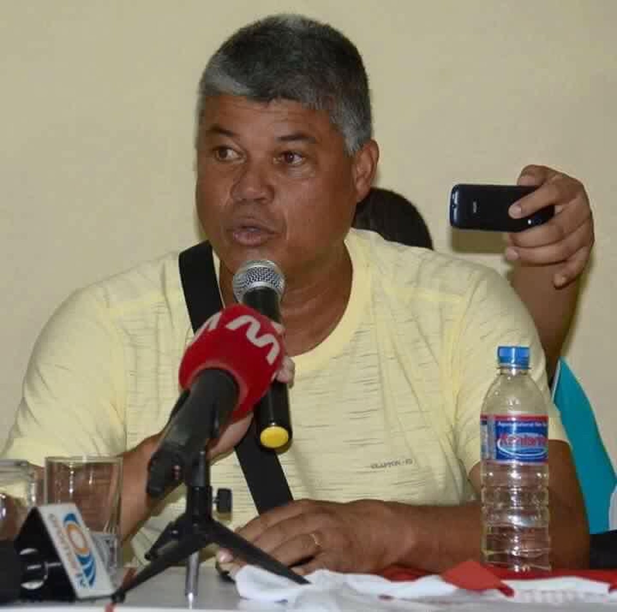 Democrata anuncia Cipriano Alexandre como novo treinador para disputa ...