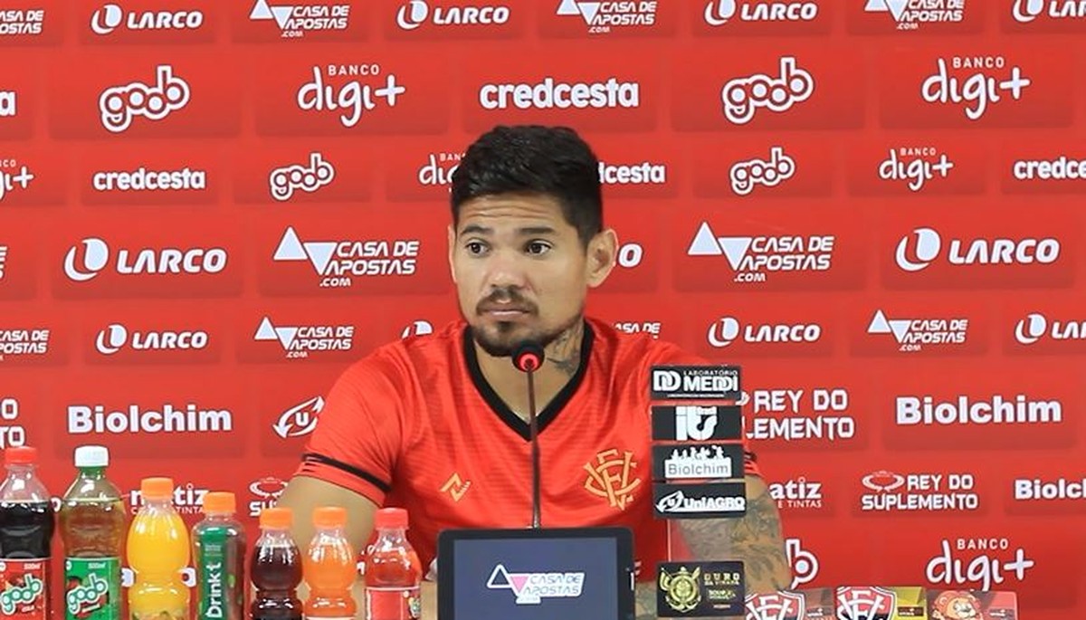 Perto do fim do contrato, Léo Ceará espera se despedir com o Vitória ...