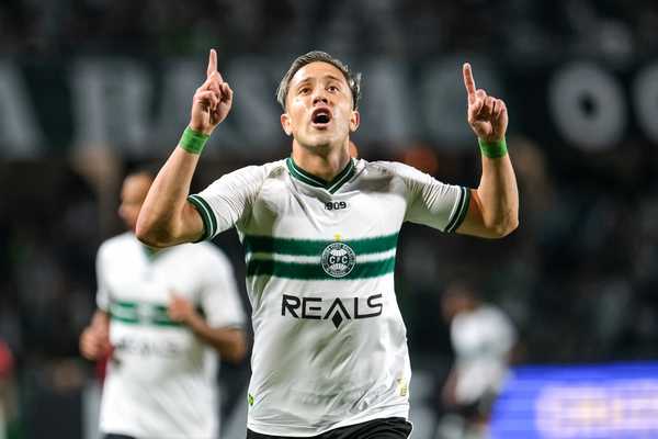 Atuações do Coritiba: com "gol que Pelé não fez", Matheus Frizzo lidera ...