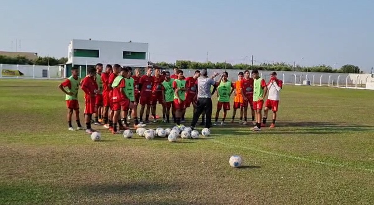 André Alexandre destaca jogo atípico no primeiro confronto: "Muito ...