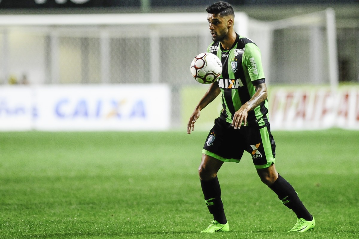 Giovanni tem lesão constatada e desfalca o América-MG na sequência da ...