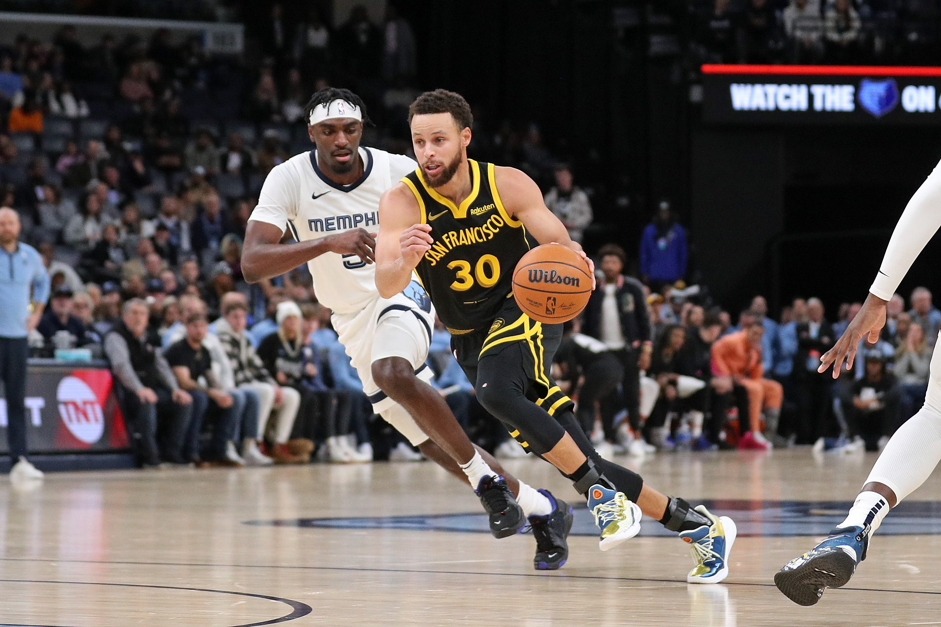 NBA: Curry coloca rival para dançar e faz cesta incrível; vídeo | Ge