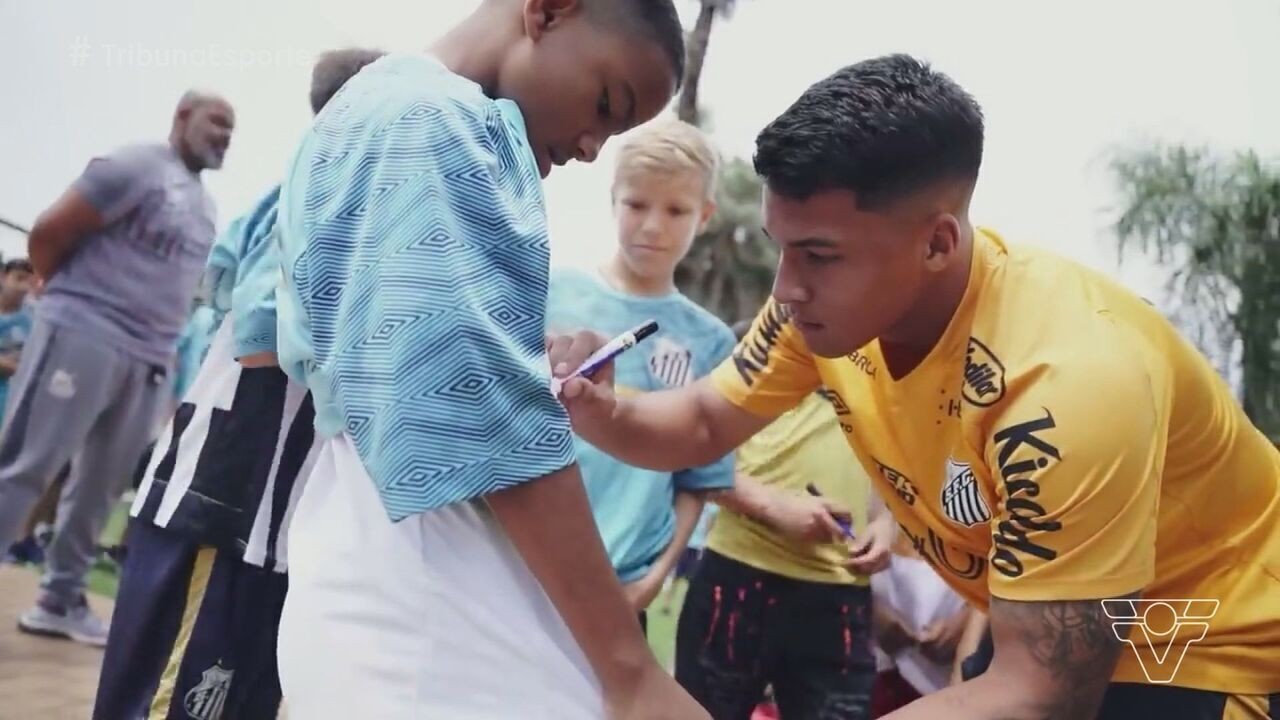 Em campanha de internacionalização, Santos passa a vender camisas em ...