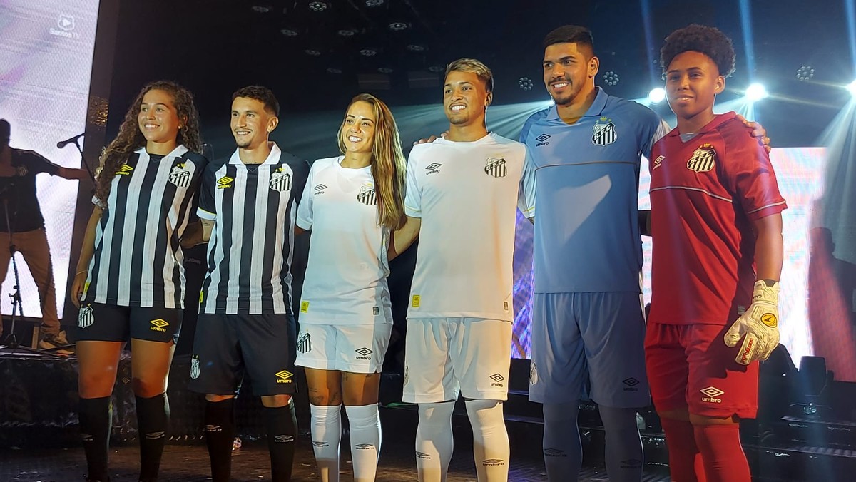 Santos celebra 111 anos com novos uniformes, presença de ídolos, shows ...