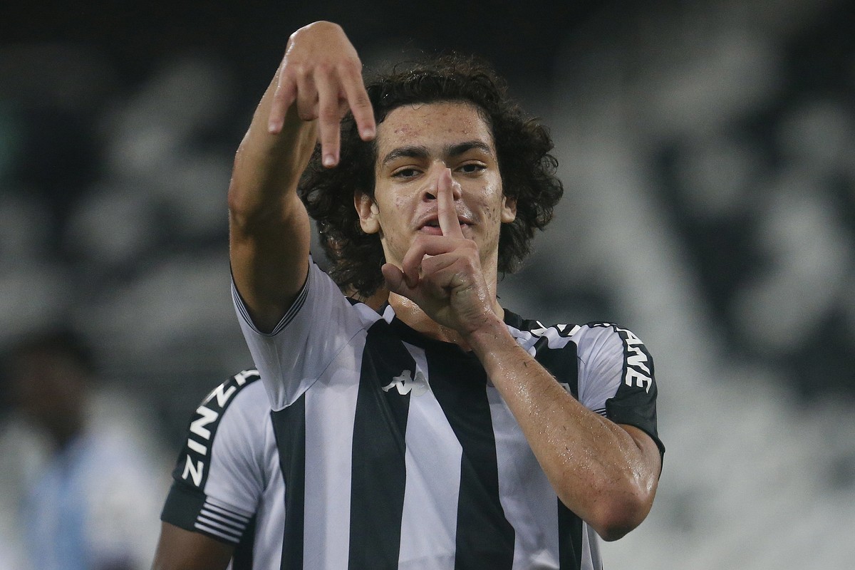 Matheus Nascimento dá esperança após primeiro gol, mas Botafogo ...