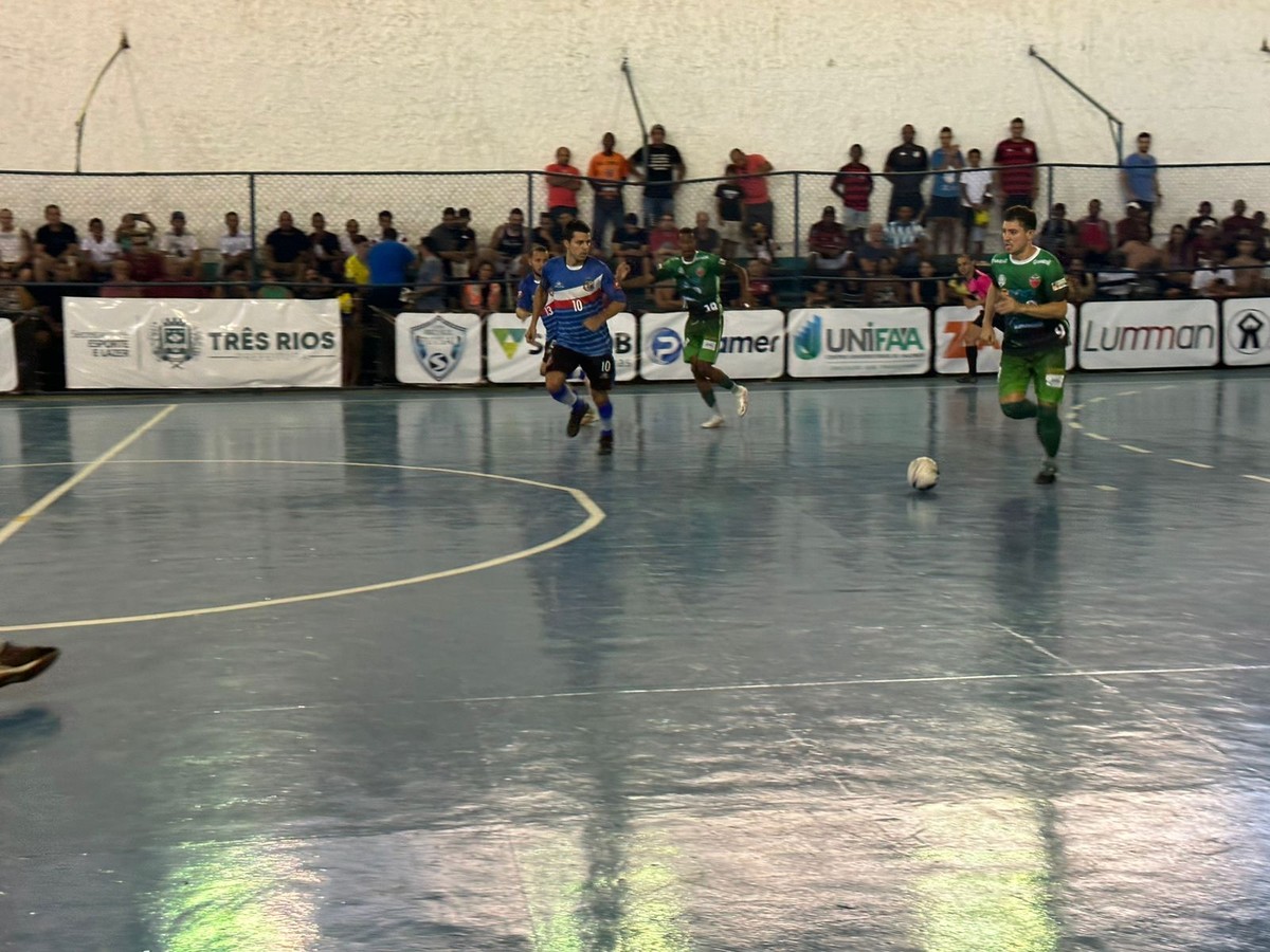 Com facilidade, Três Rios vence confronto direto contra Paraty e ...