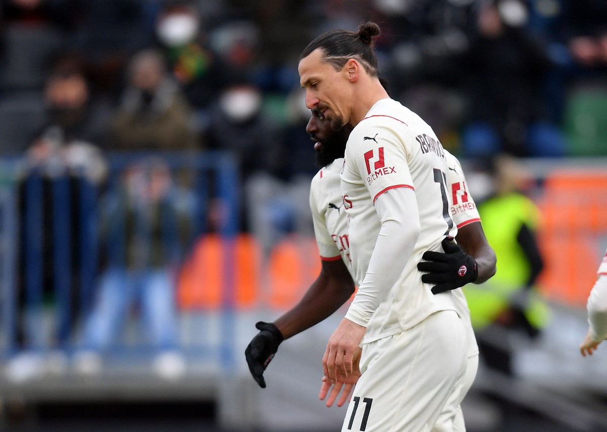 Ibrahimovic marca, Milan vence o Venezia e mantém caça à líder Inter no ...
