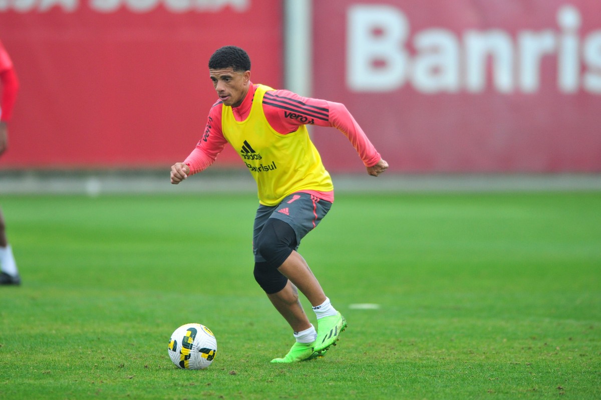 Taison apresenta quadro febril e desfalca o Inter contra o América-MG ...