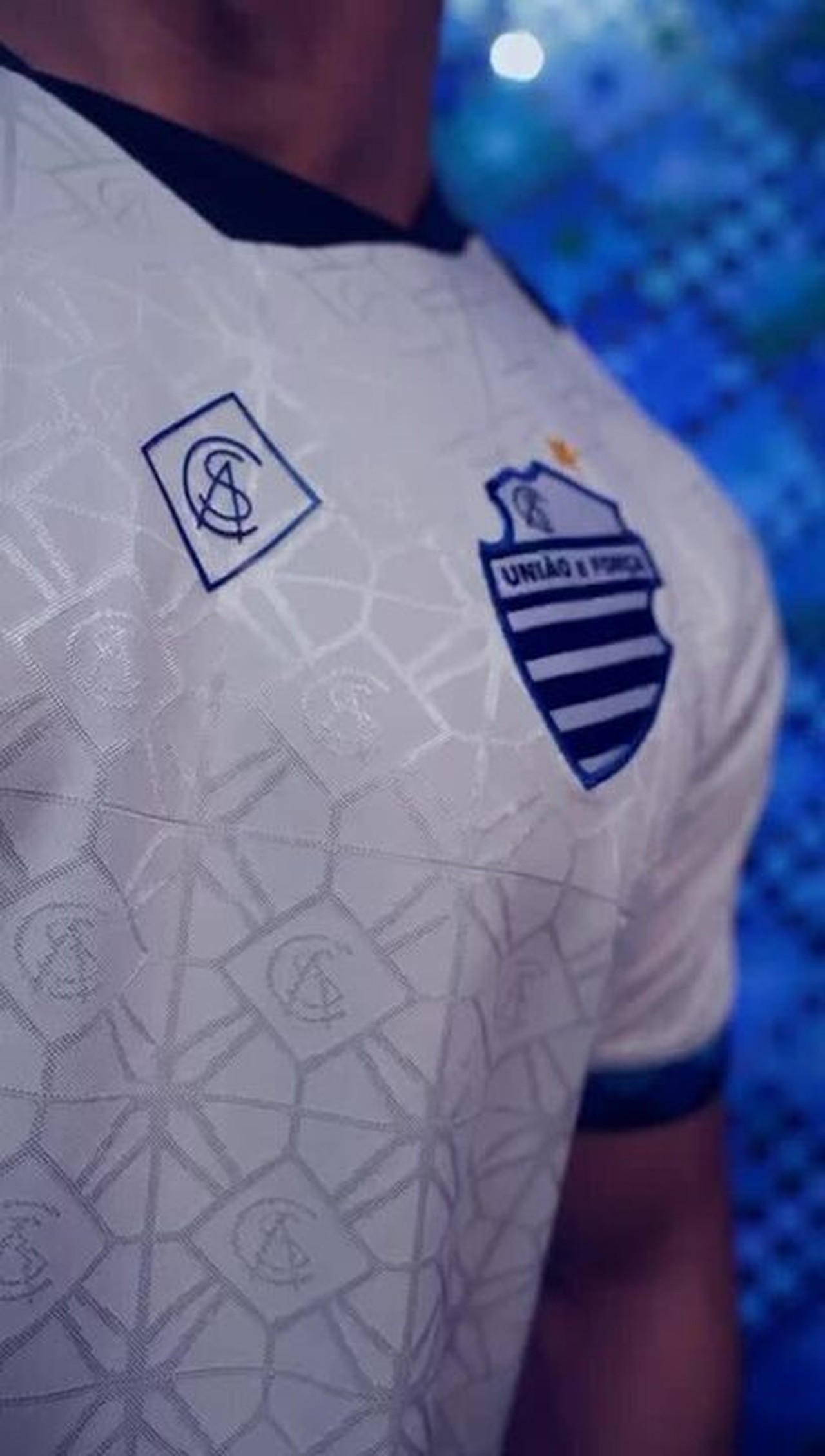 Inspirado no bordado filé, CSA lança uniforme 2 da coleção 2023 | Ge